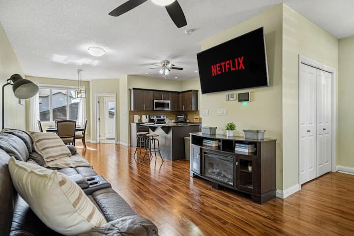 5br Home » Ac » Henday Access » King Bed » Netflix - Edmonton
