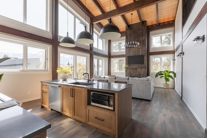 Timberline Guesthouse - British Columbia