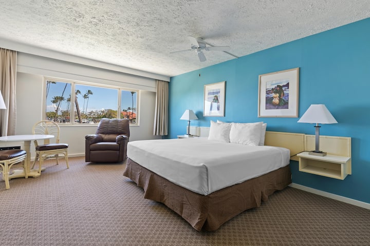 Room With 1 King Bed - Maui, HI
