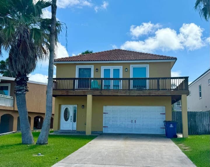 Acapulco House 117 - Three Bedroom House - Port Isabel, TX