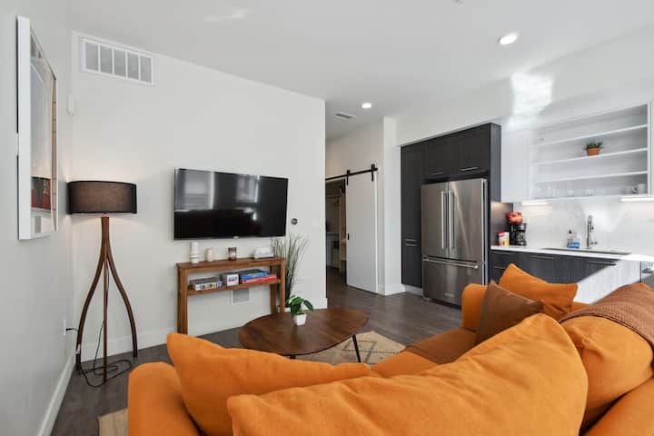 Elegant 1br W/ Garage | Lohi Denver | Views - City Park West - Denver