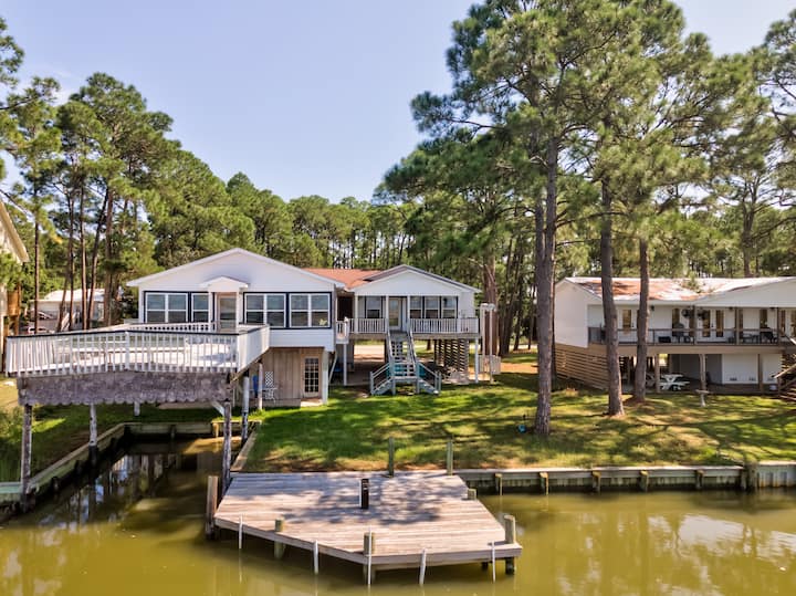 2/2 Comfy Pet-friendly Bayfront Retreat - Dauphin Island, AL