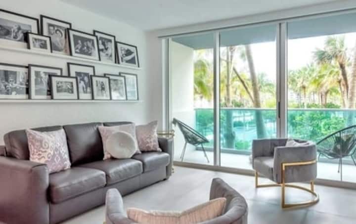 Beach Home 1bed/1.5bath W/king Bed At Sian - Hollywood, FL