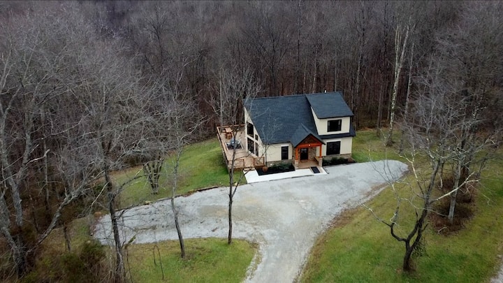 The Quana - Hot Tub | Game Room | Fire Pit - New Plymouth, OH