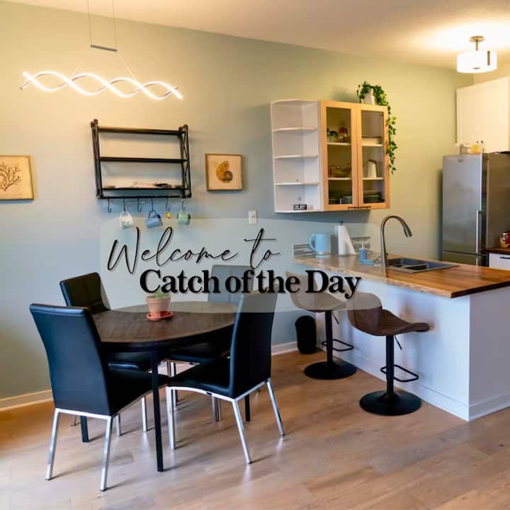 Catch Of The Day- Waterfront Bachelor Condo - Tofino