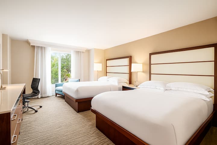 Elegant Comfort+outdoor Pool+free Parking+shuttle - Naples, FL