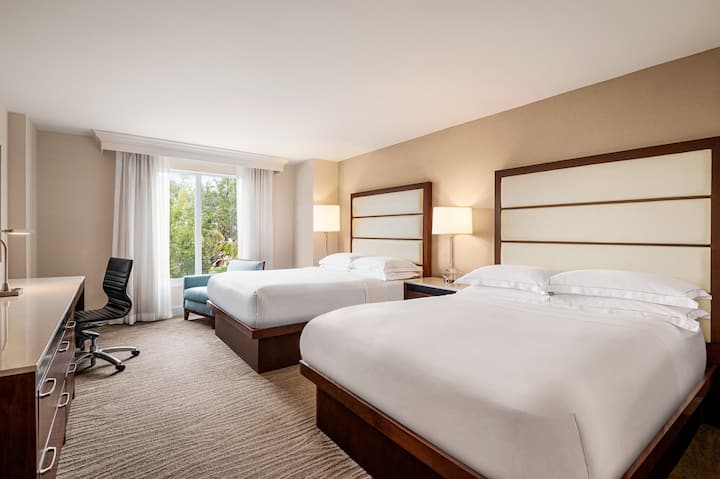 Relax And Unwind! 3 Convenient Units, Free Parking - Naples, FL