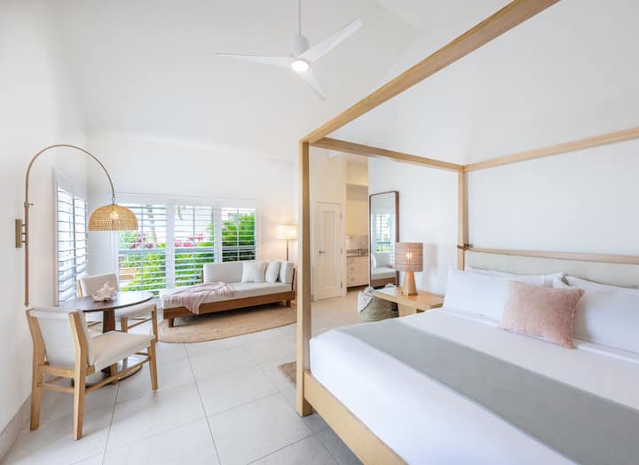 Best Vacation Choice! Outdoor Pool, Beachfront! - Islamorada, FL