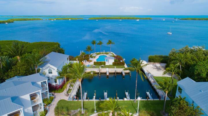 Chic Retreat Steps From The Beach! Ocean View Unit - Islamorada, FL
