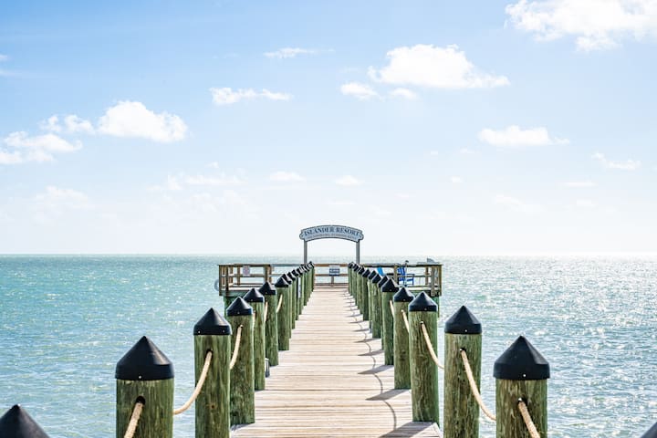 Island Oasis! Outdoor Pool, Free Parking - Islamorada, FL