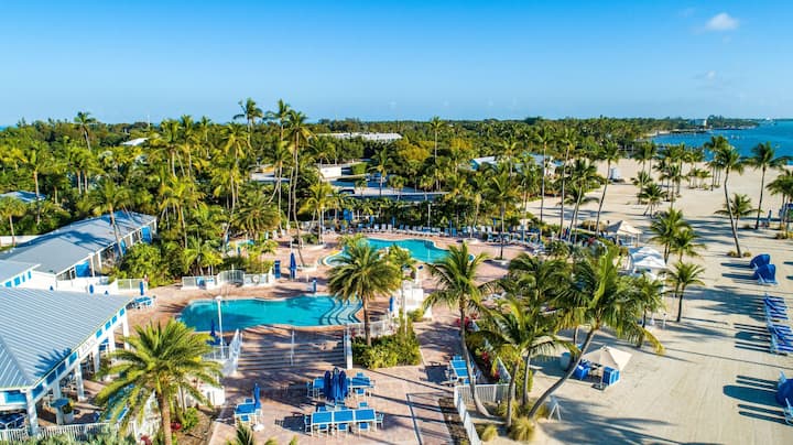Oceanfront Property W/ Outdoor Pools, Pets Allowed - Islamorada, FL