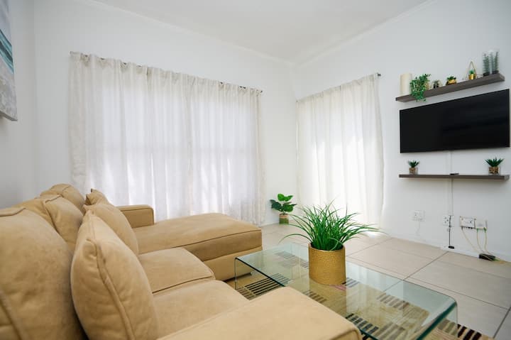 Sam's Apartments & Services-gr6 Stylish… - Alexandra, South Africa