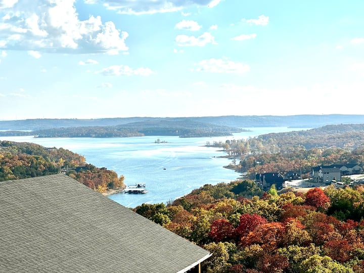 Hummingbird Hollow - Branson, MO