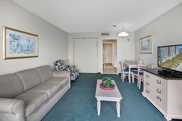 Oceanfront Condo W/ Beach Access & Pool - North Myrtle Beach, SC