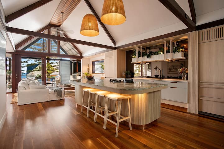 Luxury On The Bay 1 - Ocean Views - Byron Bay