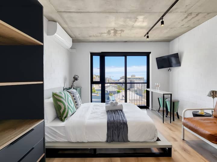 Top-floor Fresnaye Loft, Dream Views, Beachside - Kapstadt