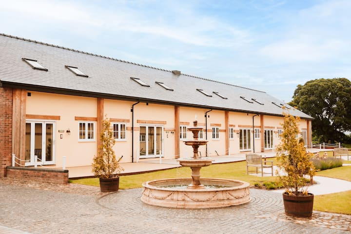Ascot - Luxury Converted Stable - Oswestry