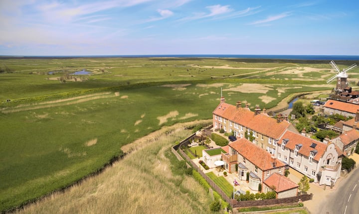 Riverside House, Spectacular Salt Marsh Views - Blakeney