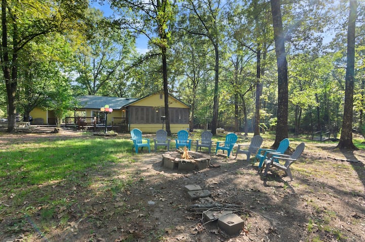 Family Friendly Cottage*gameroom+firepit+smores - Broken Bow, OK