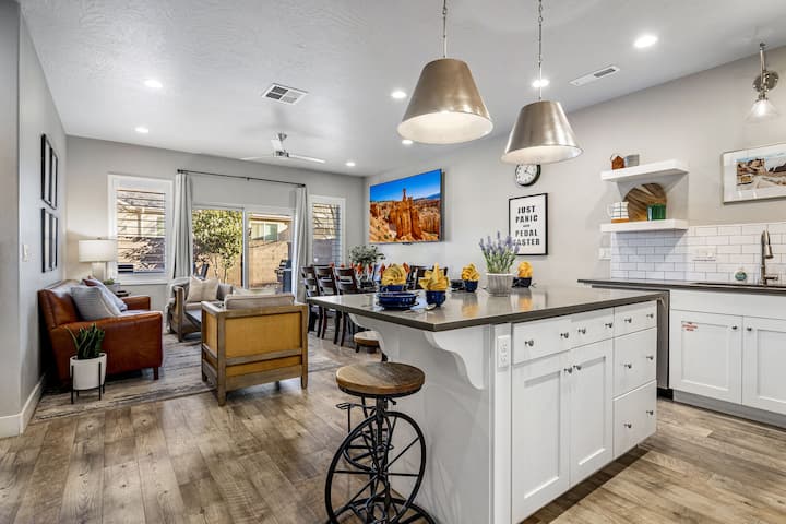 The Maverick|resort Amenities, Playstation, Grill - St. George