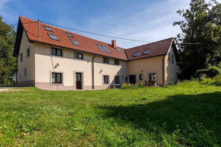 Schönes Apartment In Gozd Mit Garten, Tollem. - Ajdovščina