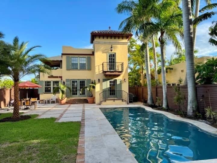 Casa Delfino - Savor Old World Charm With A Lush P - Palm Beach, FL