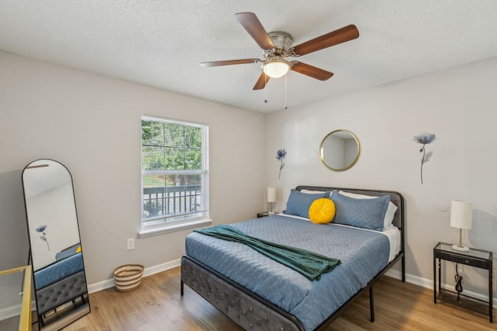 Cb 3504-102 Fayetteville Oasis I Modern, Comfy - Fayetteville, NC