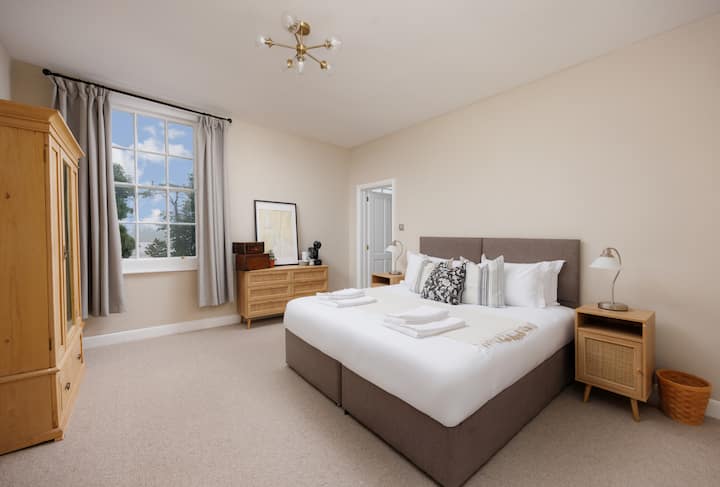 Cosy Ensuite Room With Bath - Exeter