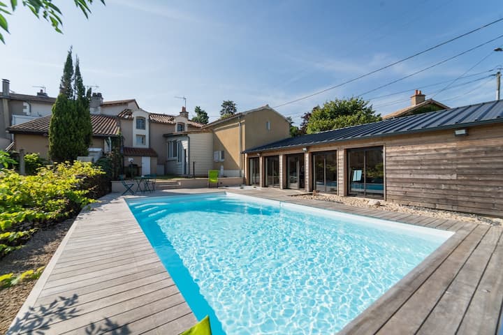 Le Grand Verger : Gîte Familial Avec Piscine - Vivonne