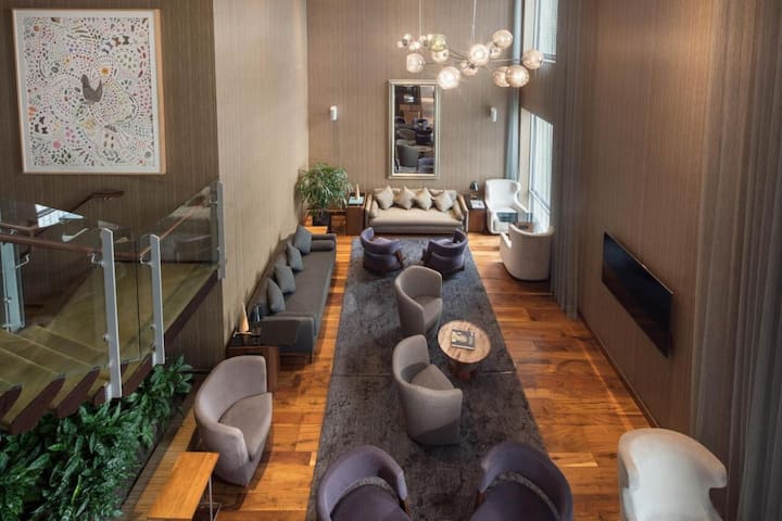 Rare Gem! Walk To Rock And Roll Hall Of Fame! - Cleveland, OH