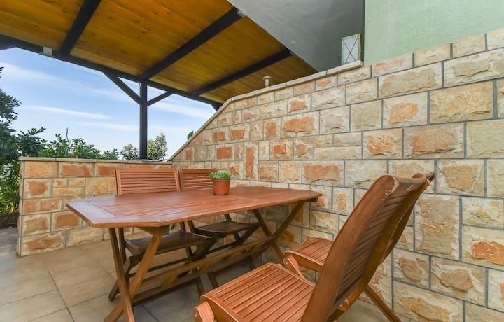 Appartement Toni (10299-a2) - Maslinica