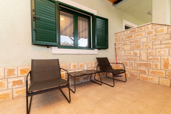 Appartement Toni (10299-a2) - Maslinica