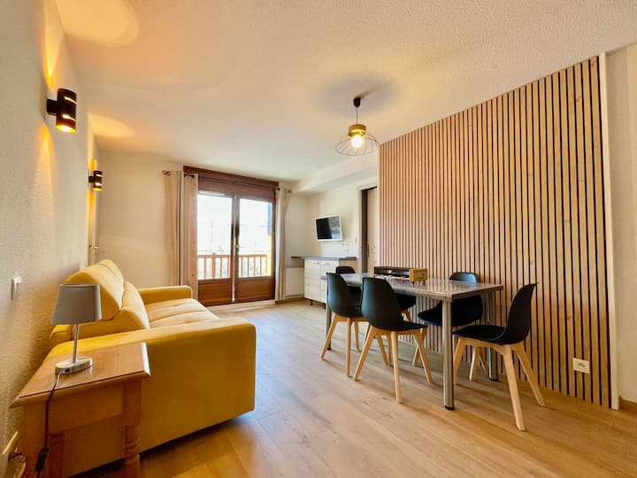Residence With Pool At The Foot Of The Slopes - Flumet