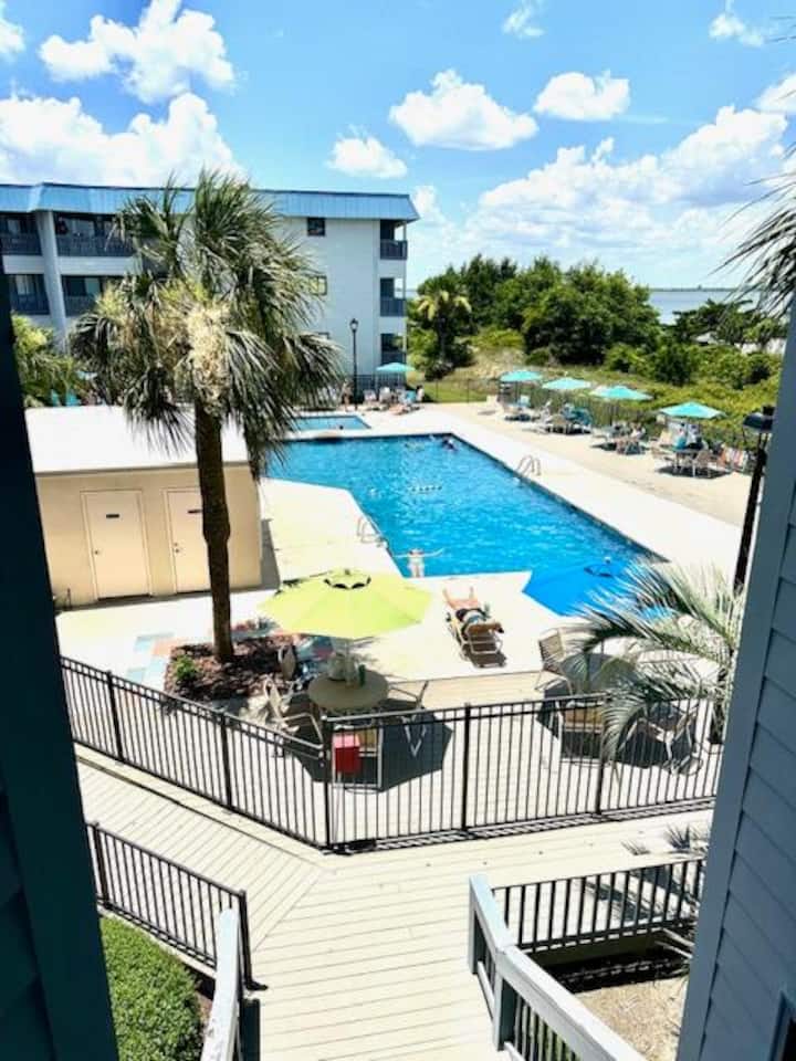 Tybee Island Condo In The Savannah Beach And Racqu - Tybee Island, GA