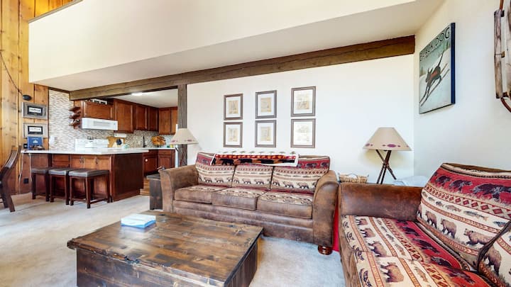Canyon Ski Gateway – Condo For 4 - Mammoth Lakes, CA