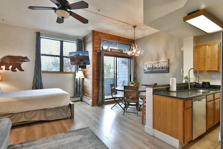 River Mountain Lodge Aspen Trail Condo: Ski In, Do - Breckenridge, CO