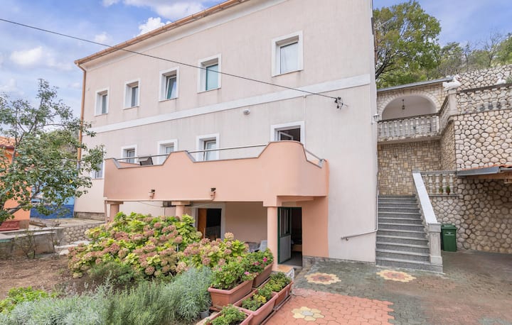 Lovely Apartment In Senj With Wifi - Senj