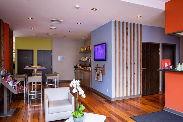 4 Rooms | Close To Metro In Lyon - Lyon