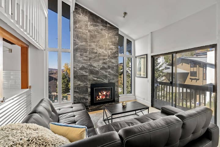 Newly Remodeled- Chic Loft Oasis With Pool&hot Tub - Steamboat Springs, CO