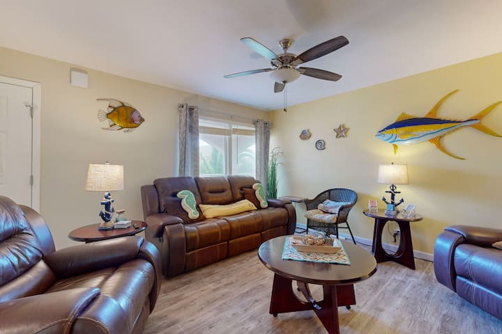 Walking Distance To Beach, Heated Pool - Corpus Christi, TX