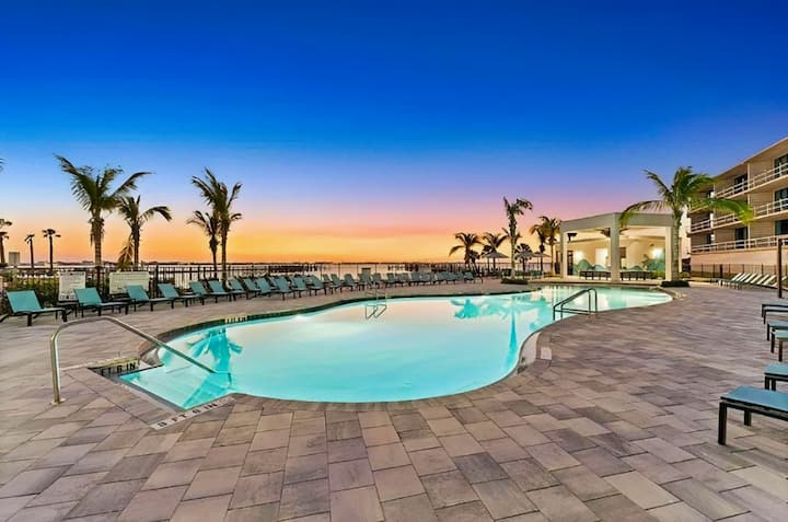 4br | Pool | Patio | Garage Parking - Melbourne Beach, FL