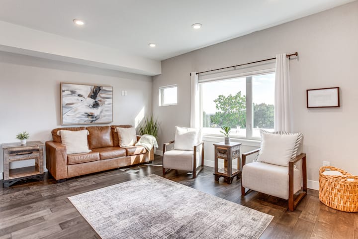 3 Mi To Dtwn Denver: Scenic Townhome W/ Deck! - Denver, CO