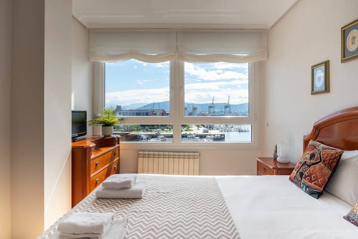 Elegante Y Amplio Casa Con Vistas Espectaculares - Santander