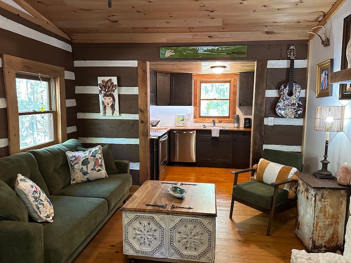 *New* Logged Inn! 3mi To Desoto State Park - Mentone, AL