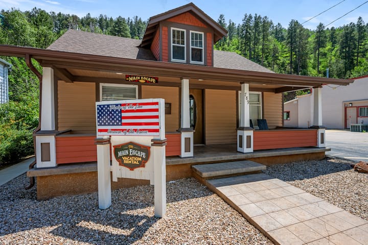 Main Escape Of Downtown Deadwood - Deadwood, SD