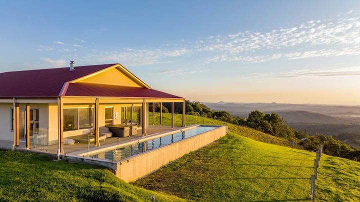Petrichor Estate - 360 Views, Pool & Spa - Maleny