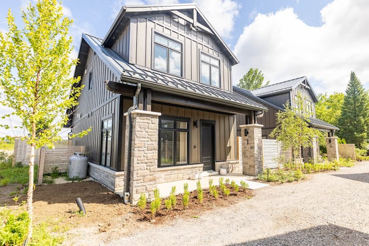 Hot Tub & Fire Pit- Cottage #2 On Sturgeon Lake - Lindsay