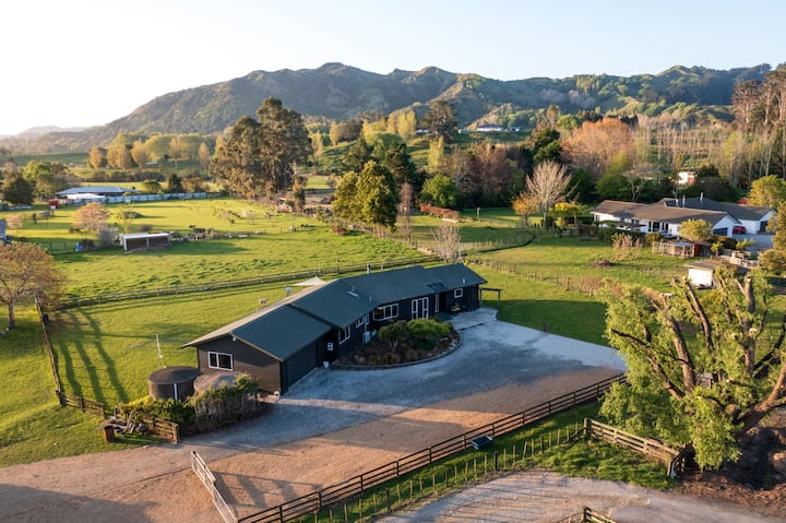 New - Farm House Near Town! - Gisborne
