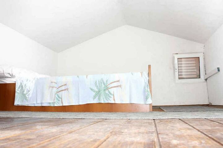 A-22253-h Appartement D'une Chambre Avec Le Balcon - Drvenik