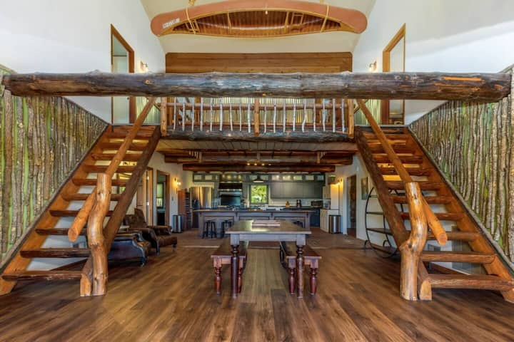 The Howling Buck Lodge - Logan, OH